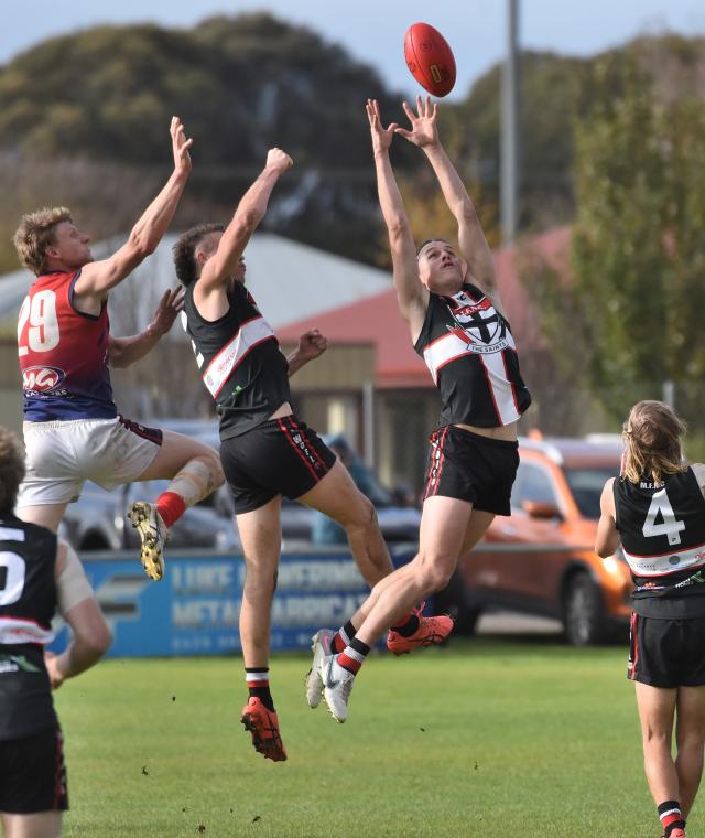 Saints undisputed ladder leaders | The South Eastern Times