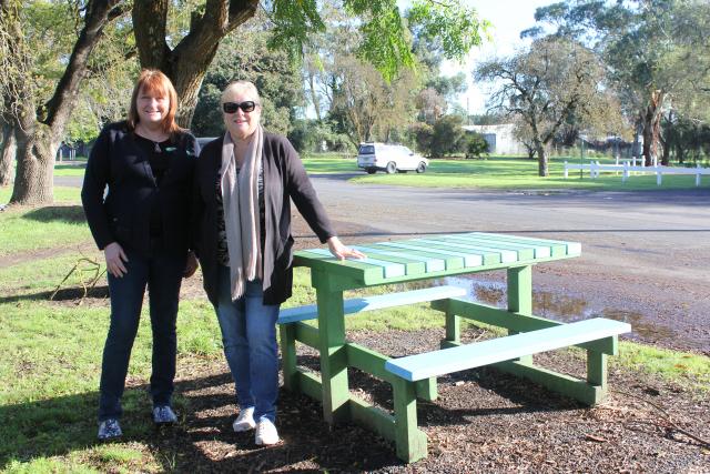 On a mission to complete Mount Burr mural | The South Eastern Times